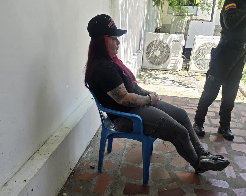 Ella es Mónica Fernanda Joven Urbano, la dragoneante sindicalista que ...